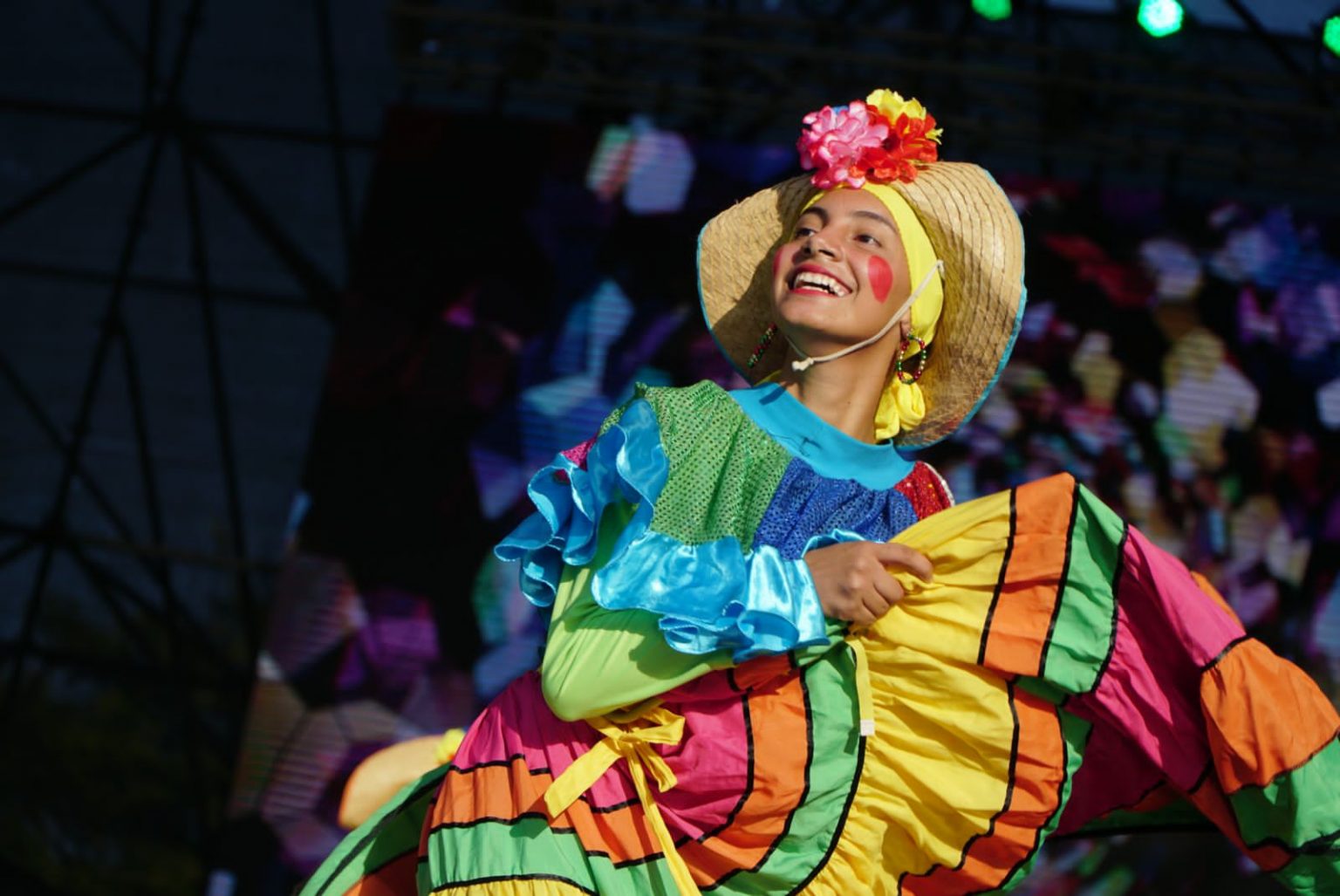 Con homenaje a la Danza de Paloteo, la tradición brilló en Fiesta de ...