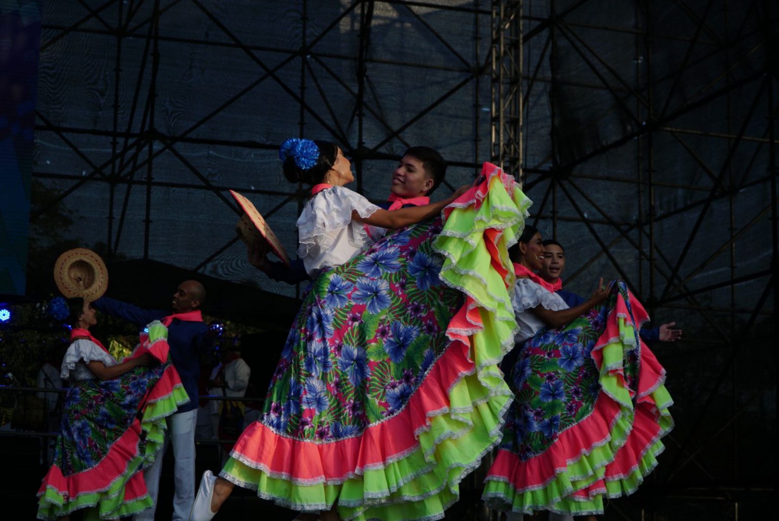 Con homenaje a la Danza de Paloteo, la tradición brilló en Fiesta de ...