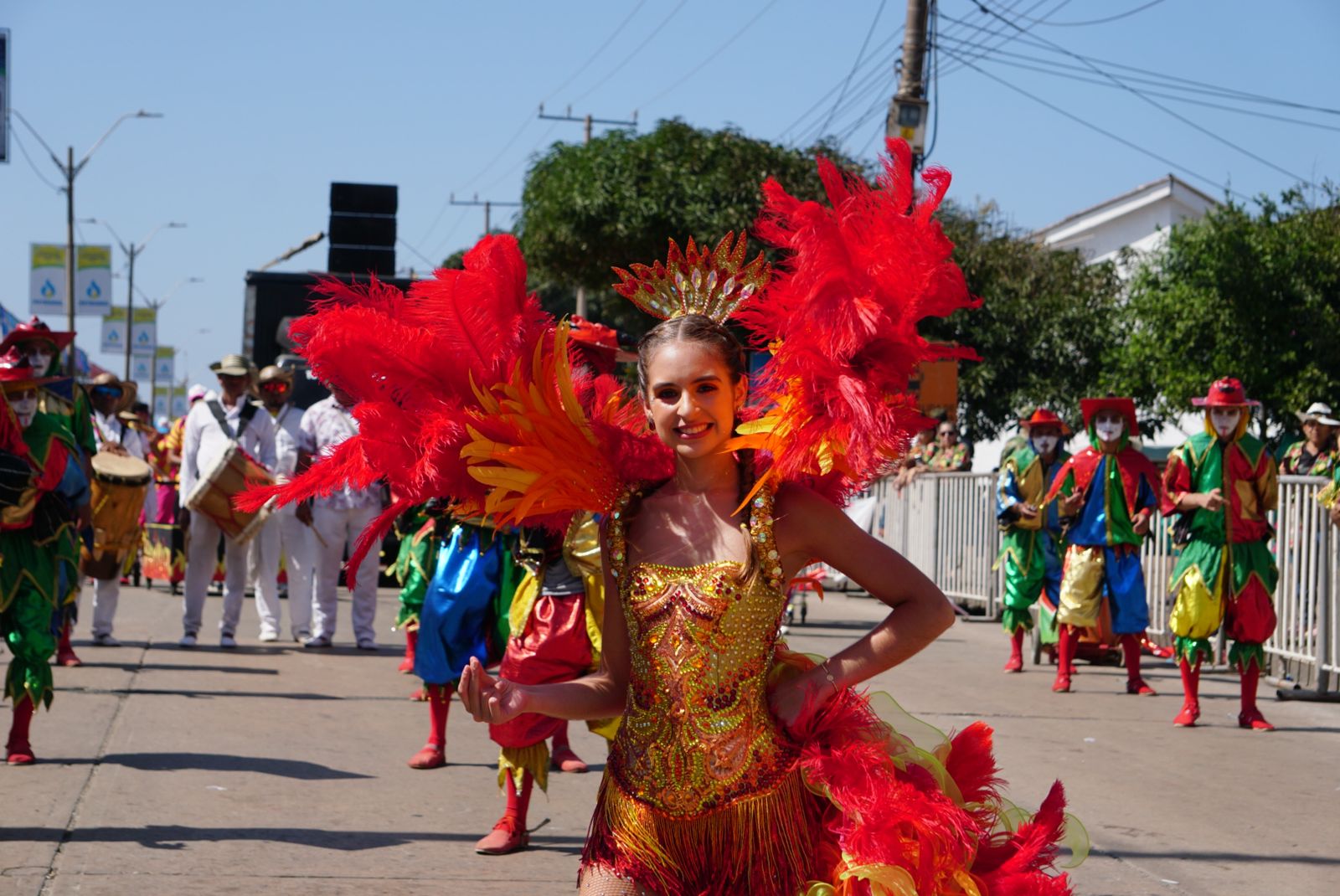 Una parada tradicional llena de folclor y alegría - Carnaval de ...