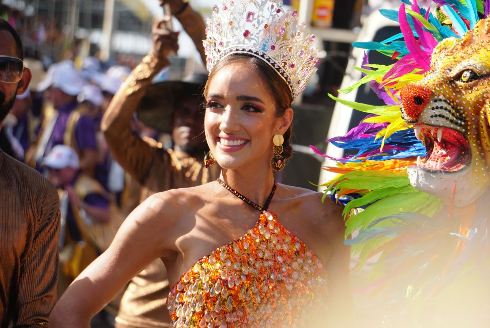 Una parada tradicional llena de folclor y alegría - Carnaval de ...