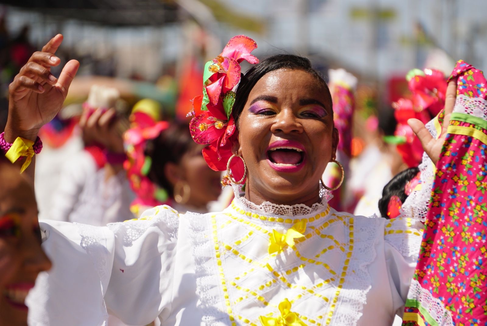 Una parada tradicional llena de folclor y alegría - Carnaval de ...